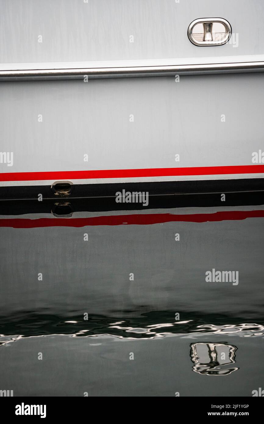 Hull of a yacht floating on water Stock Photo - Alamy