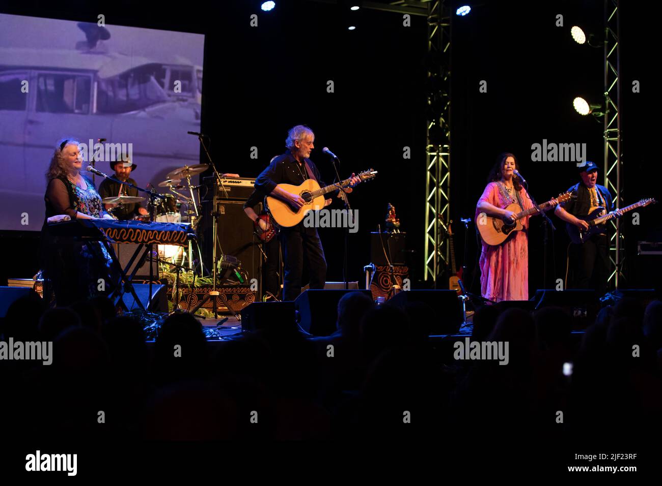 lead singer Shane Howards of The Goanna Band perform live onstage for ...