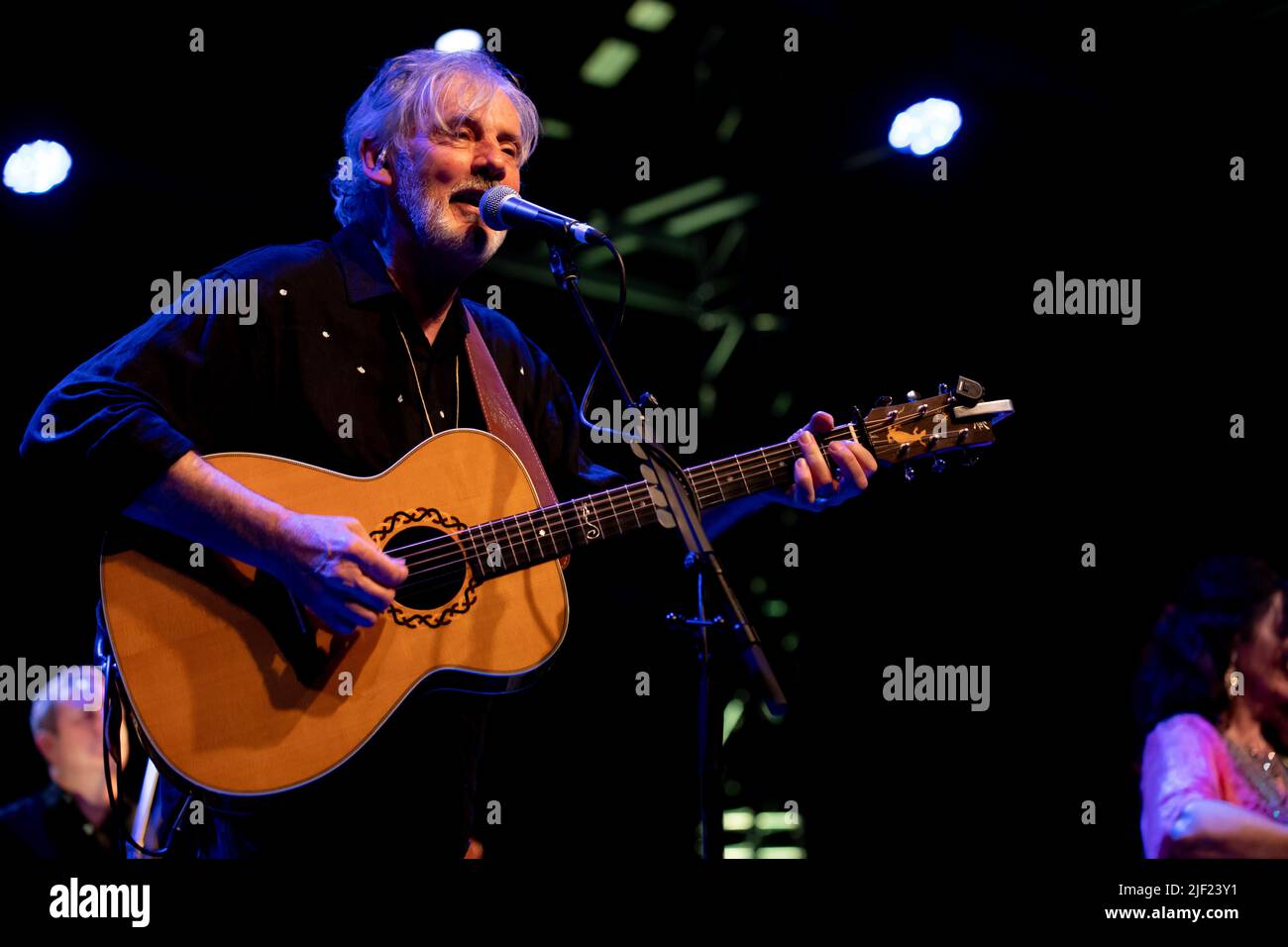 lead singer Shane Howards of The Goanna Band perform live onstage for ...