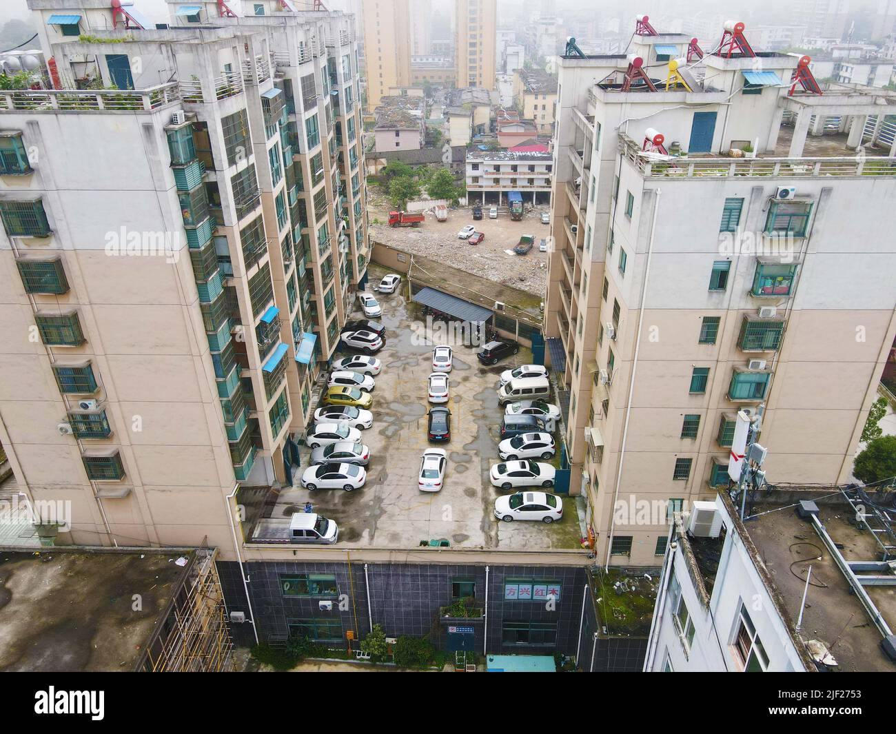 ANQING, CHINA - JUNE 29, 2022 - Cars are parked on the rooftop on the ...