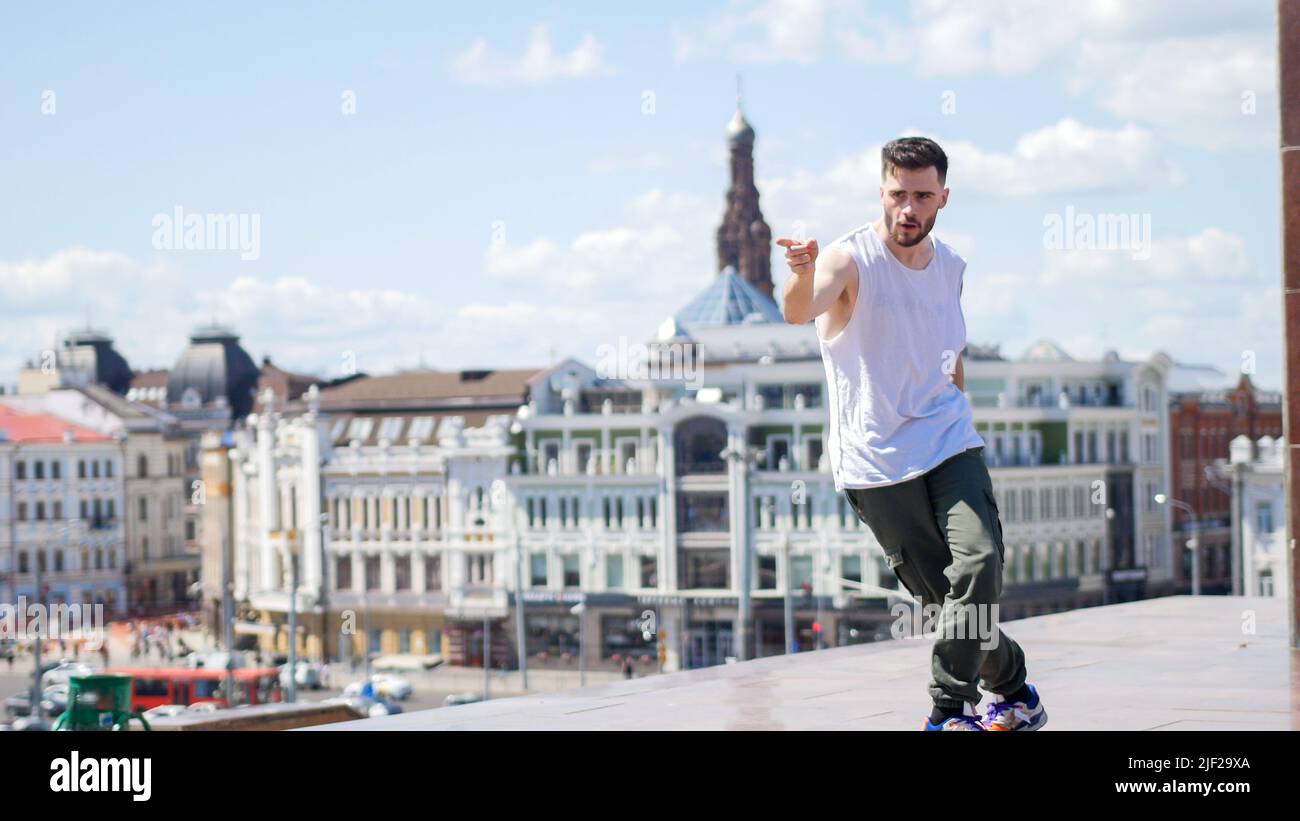 Hip hop dancer popping hi-res stock photography and images - Alamy