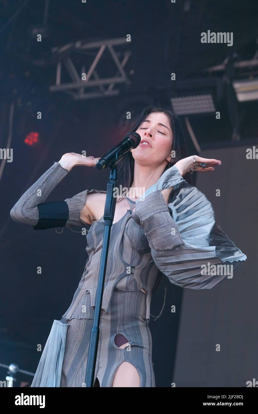 Caroline polachek singer hi-res stock photography and images - Alamy