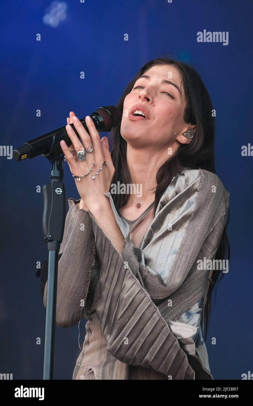 Caroline elizabeth polachek hi-res stock photography and images - Alamy