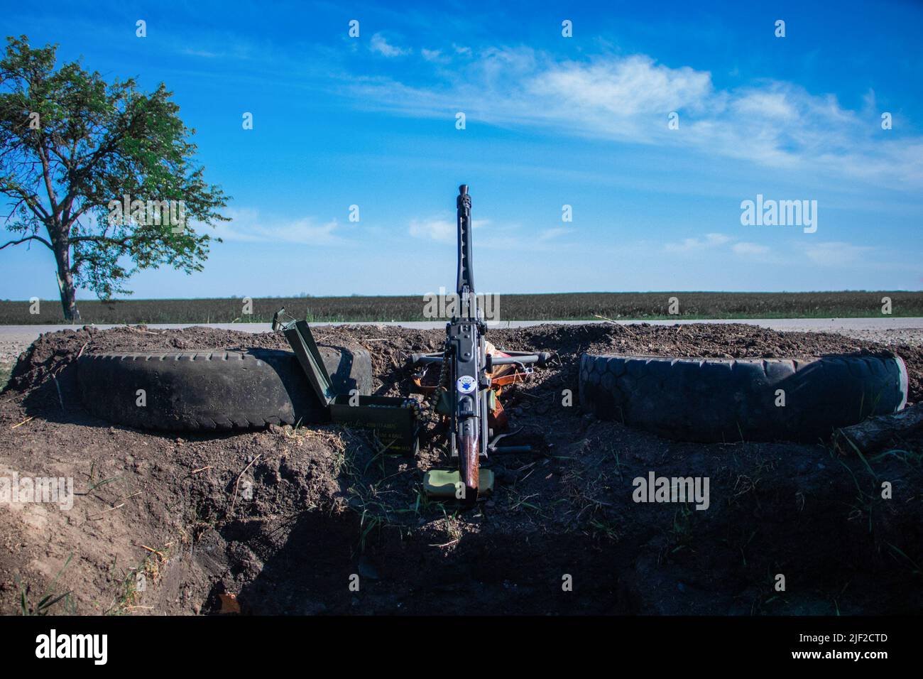 Pointing machine gun hi-res stock photography and images - Alamy