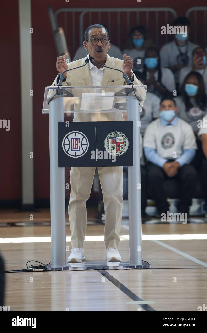 Councilman Herb Wesson talks during the Michelle & Barack Obama Sports ...