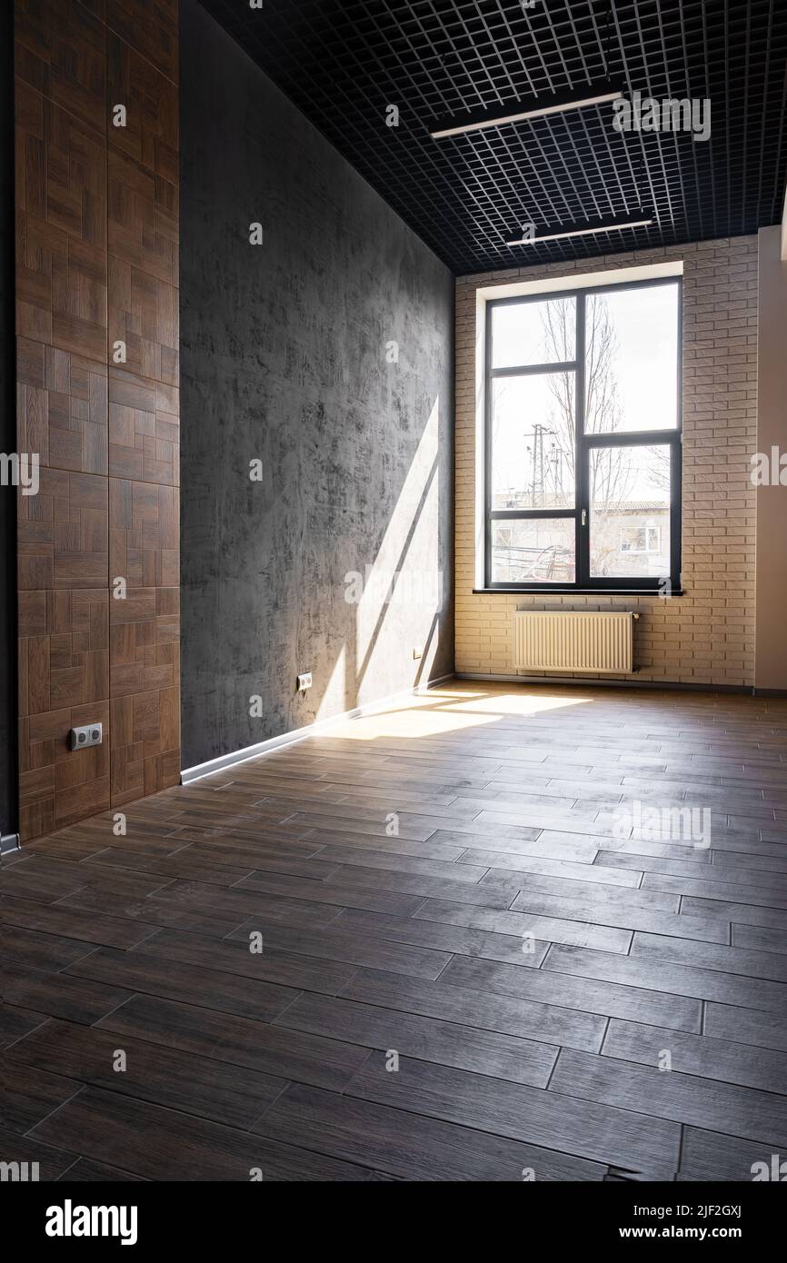 Empty open space office room with window Stock Photo - Alamy