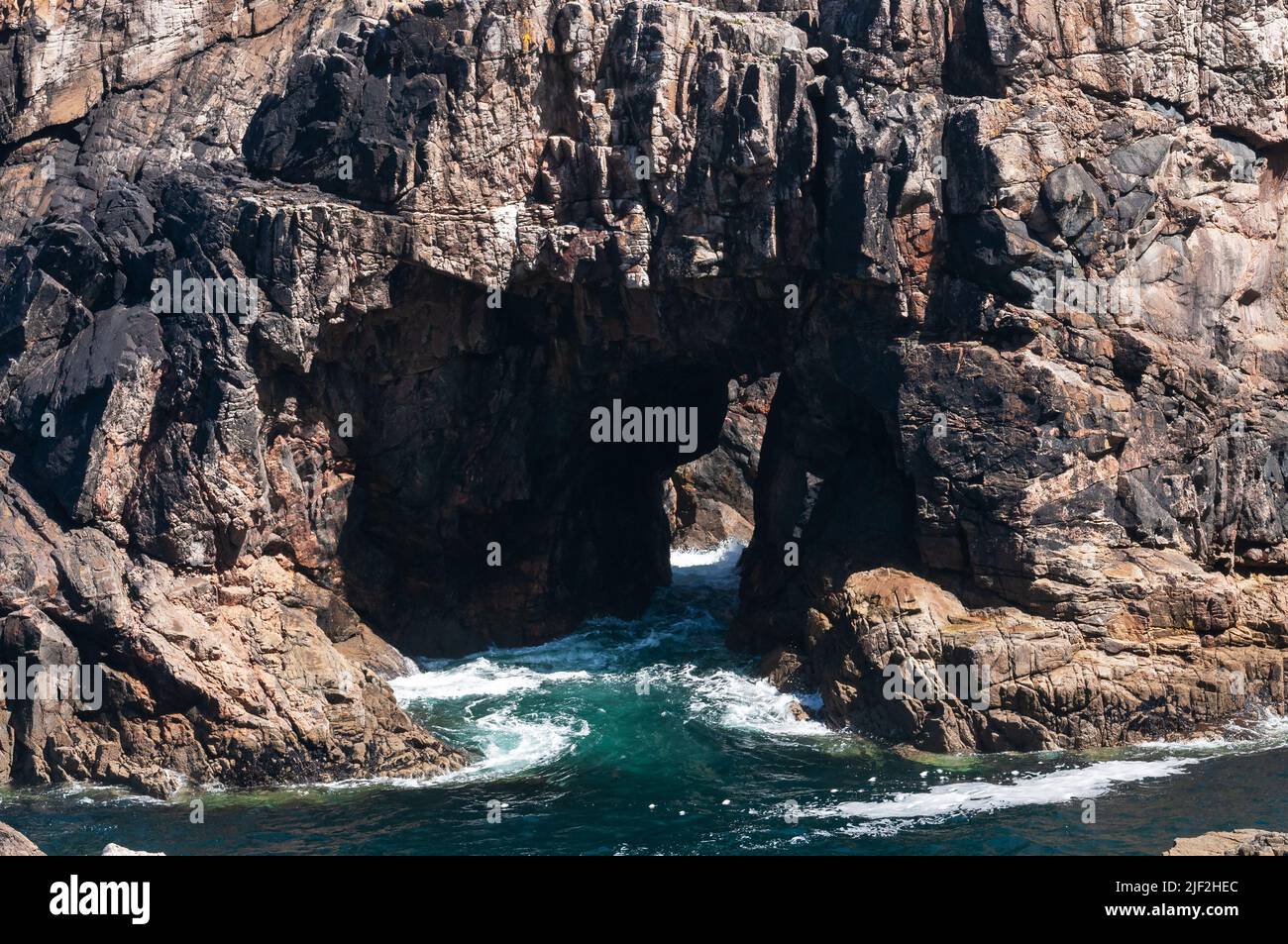 Sea Cliff Arch at Mangersta on the Isle of Lewis Stock Photo - Alamy