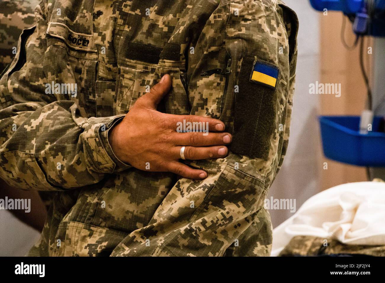 Nurse in war praying hi-res stock photography and images - Alamy