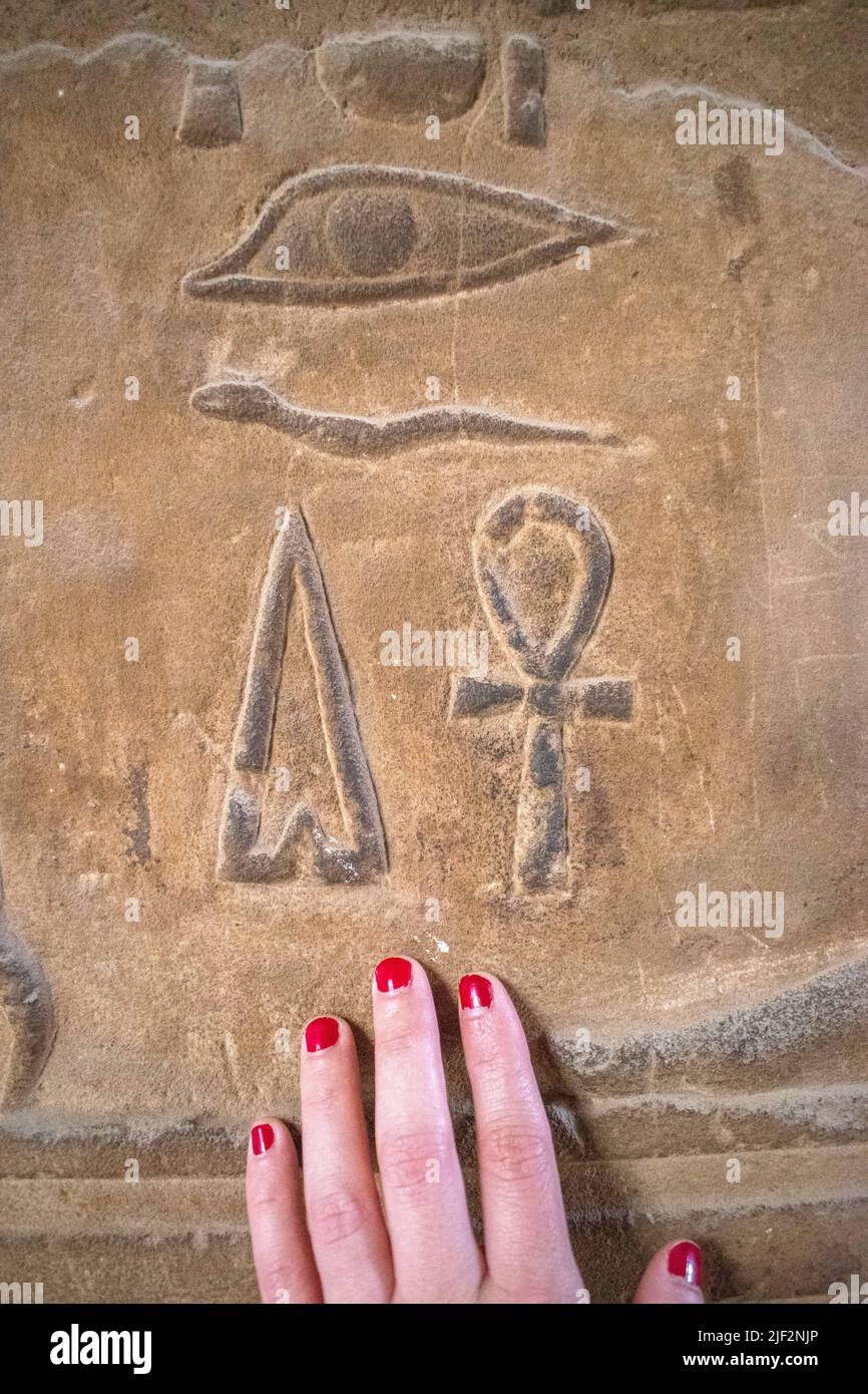 Hieroglyph texture hi-res stock photography and images - Alamy