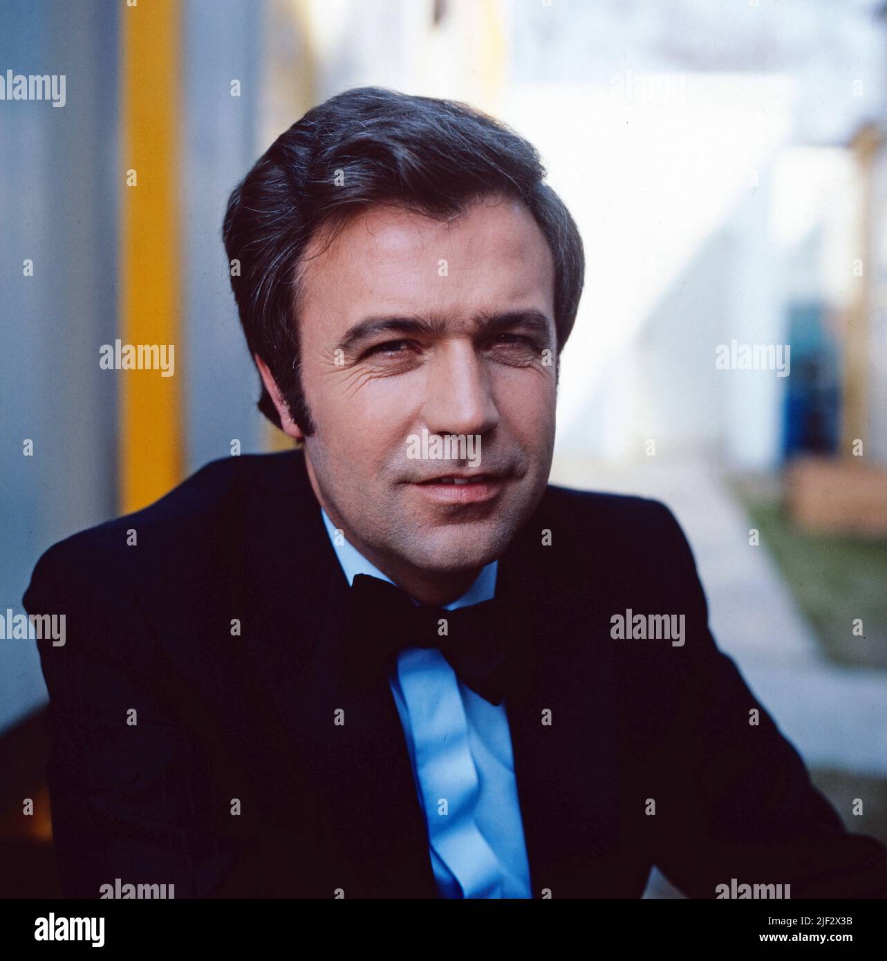 Rainer Holbe, deutscher Fernsehmoderator, Journalist und Autor ...