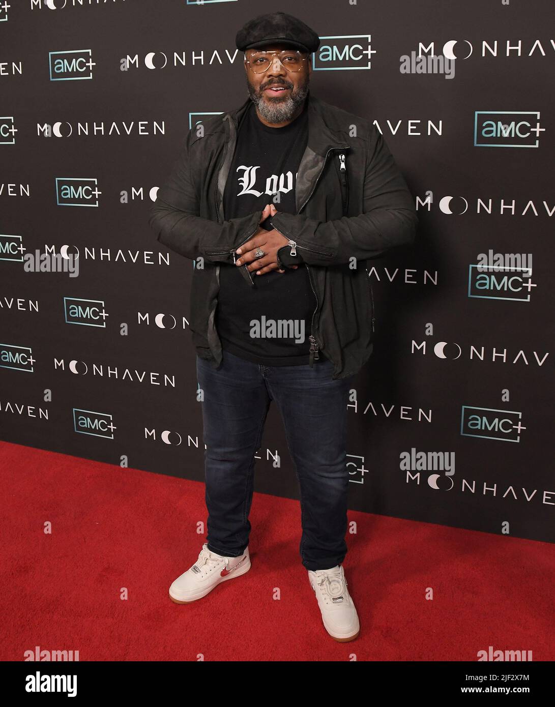 Kadeem Hardison arrives at AMC's MOONHAVEN Premiere held at The London ...