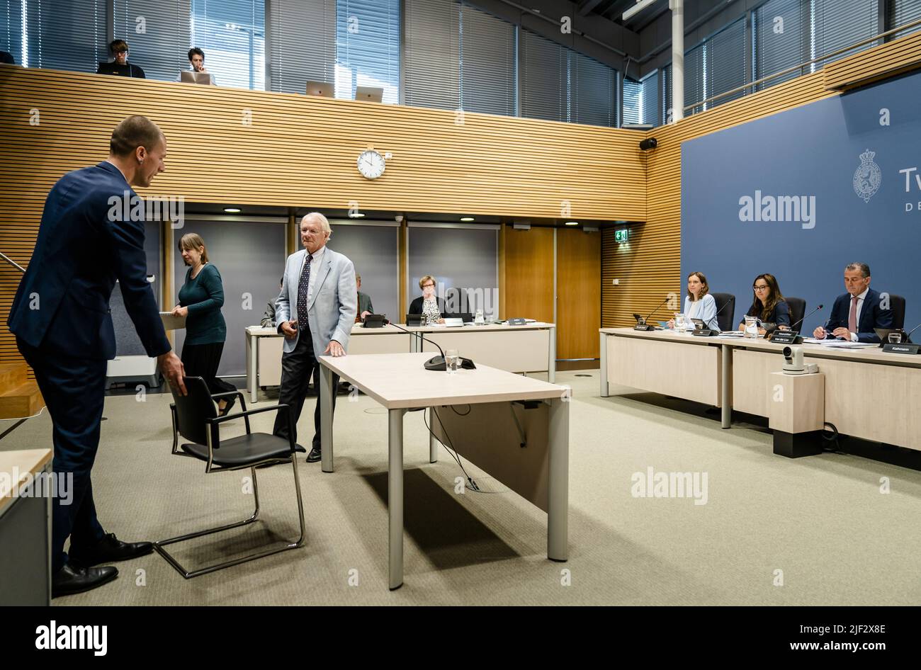 Size of earthquakes hi-res stock photography and images - Alamy