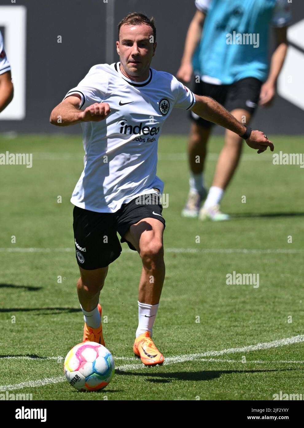 28 June 2022, Hessen, Frankfurt/Main: Newcomer Mario Götze goes for the ...