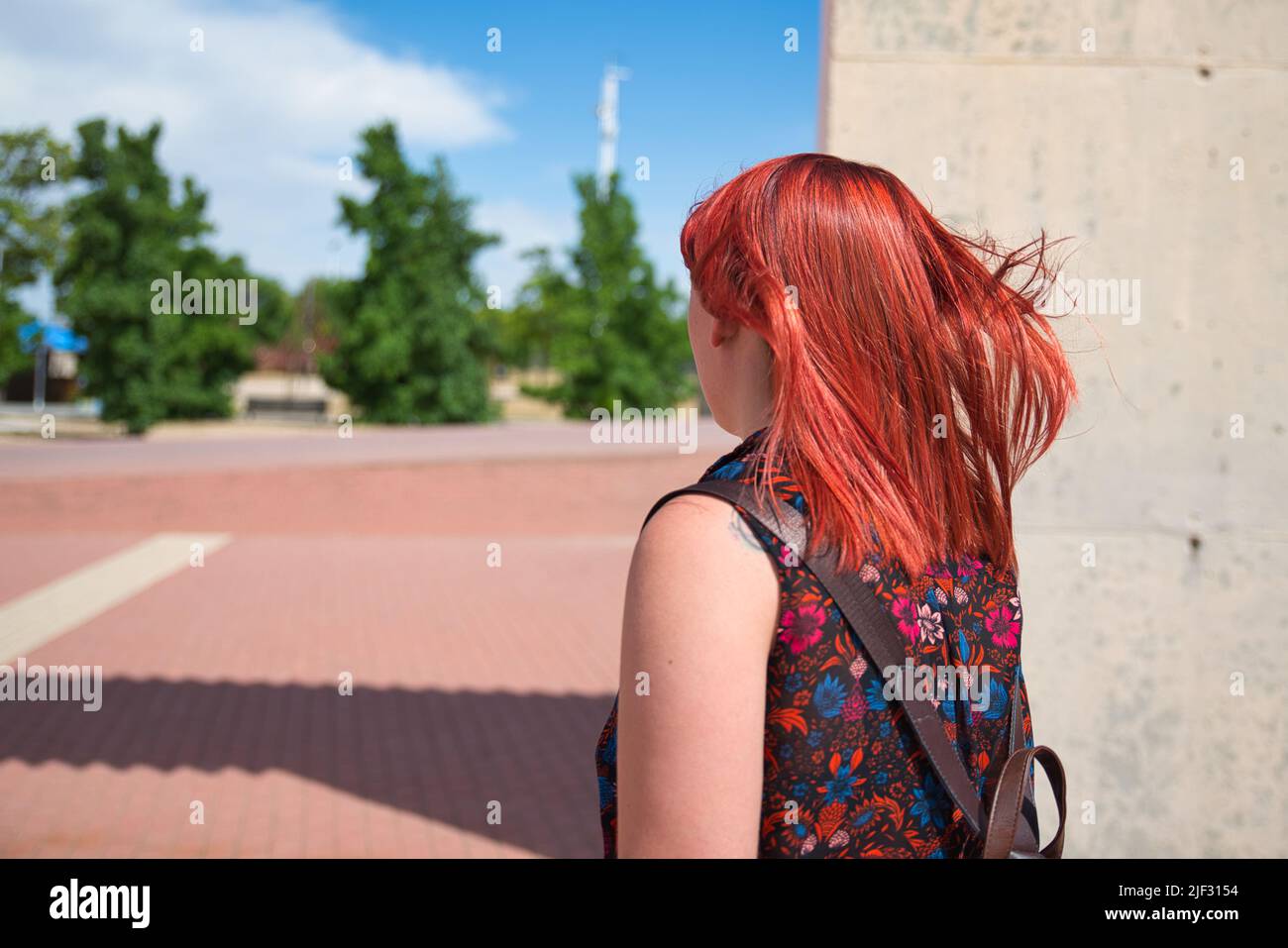 Sunny but windy hi-res stock photography and images - Alamy