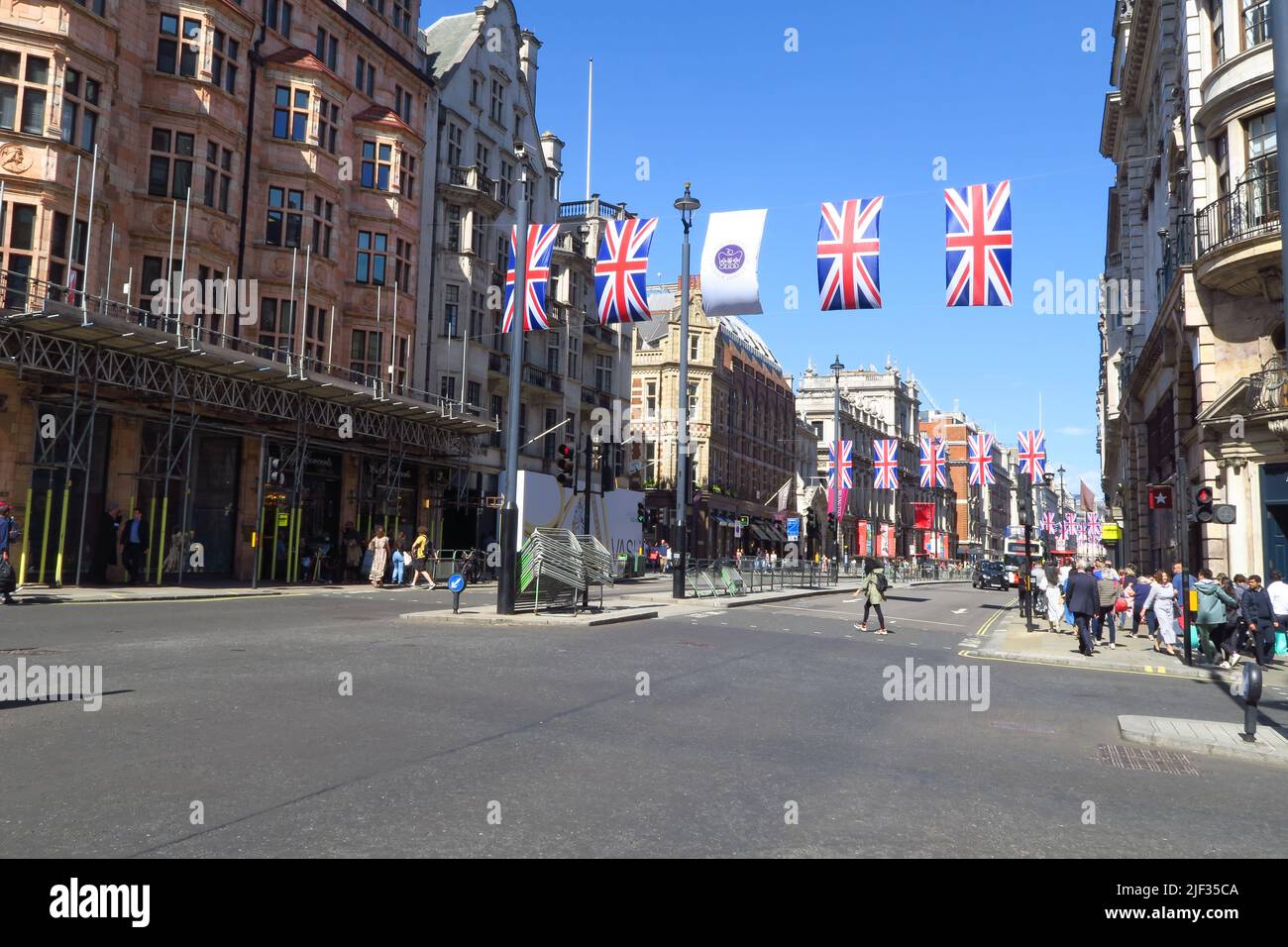 Hm the queens platinum jubilee hi-res stock photography and images - Alamy