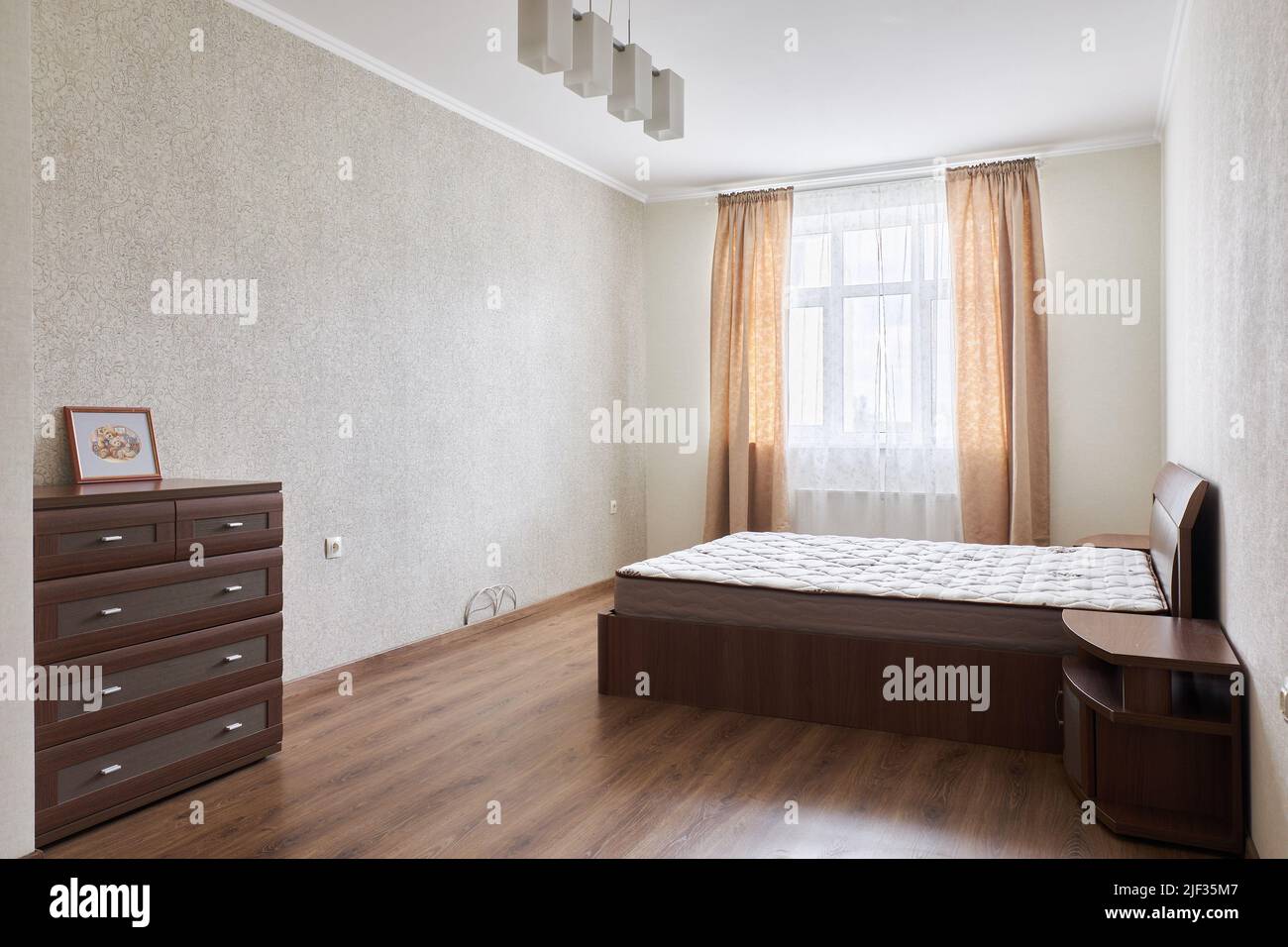 Photo of an empty room before the sale Stock Photo - Alamy