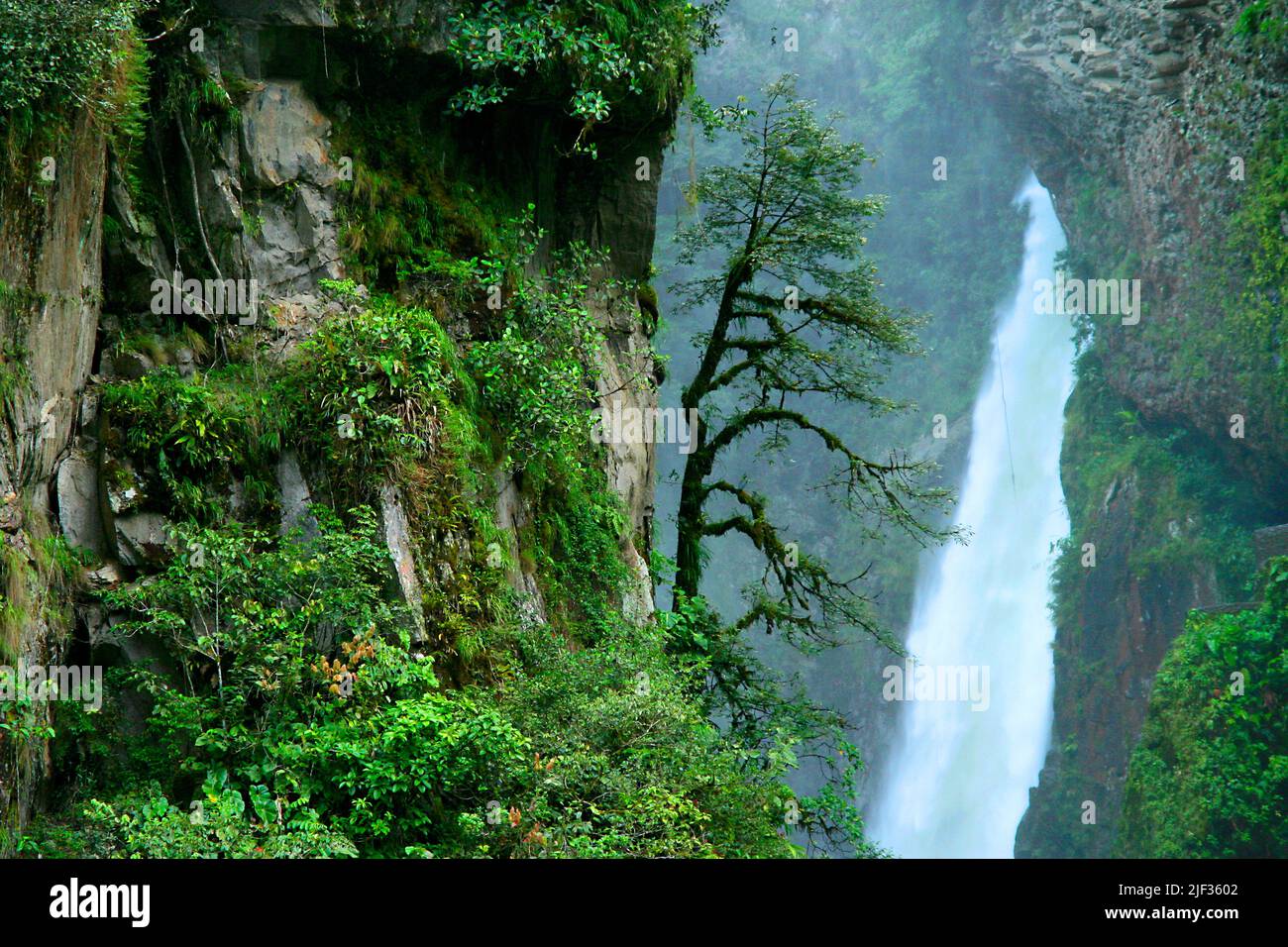 Pailón del Diablo Waterfall, Río Verde Waterfall, Tungurahua Province ...