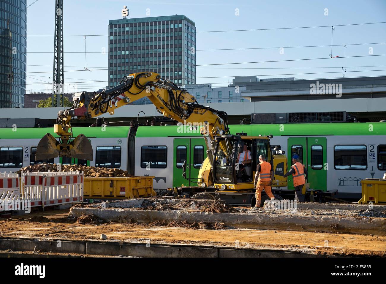 Germany construction workers site hi-res stock photography and images ...