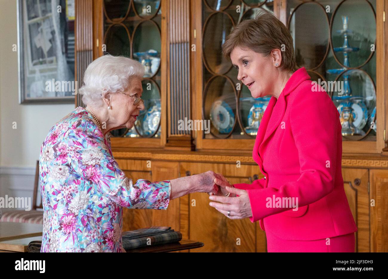 Queen visits scotland for holyrood week hi-res stock photography and ...