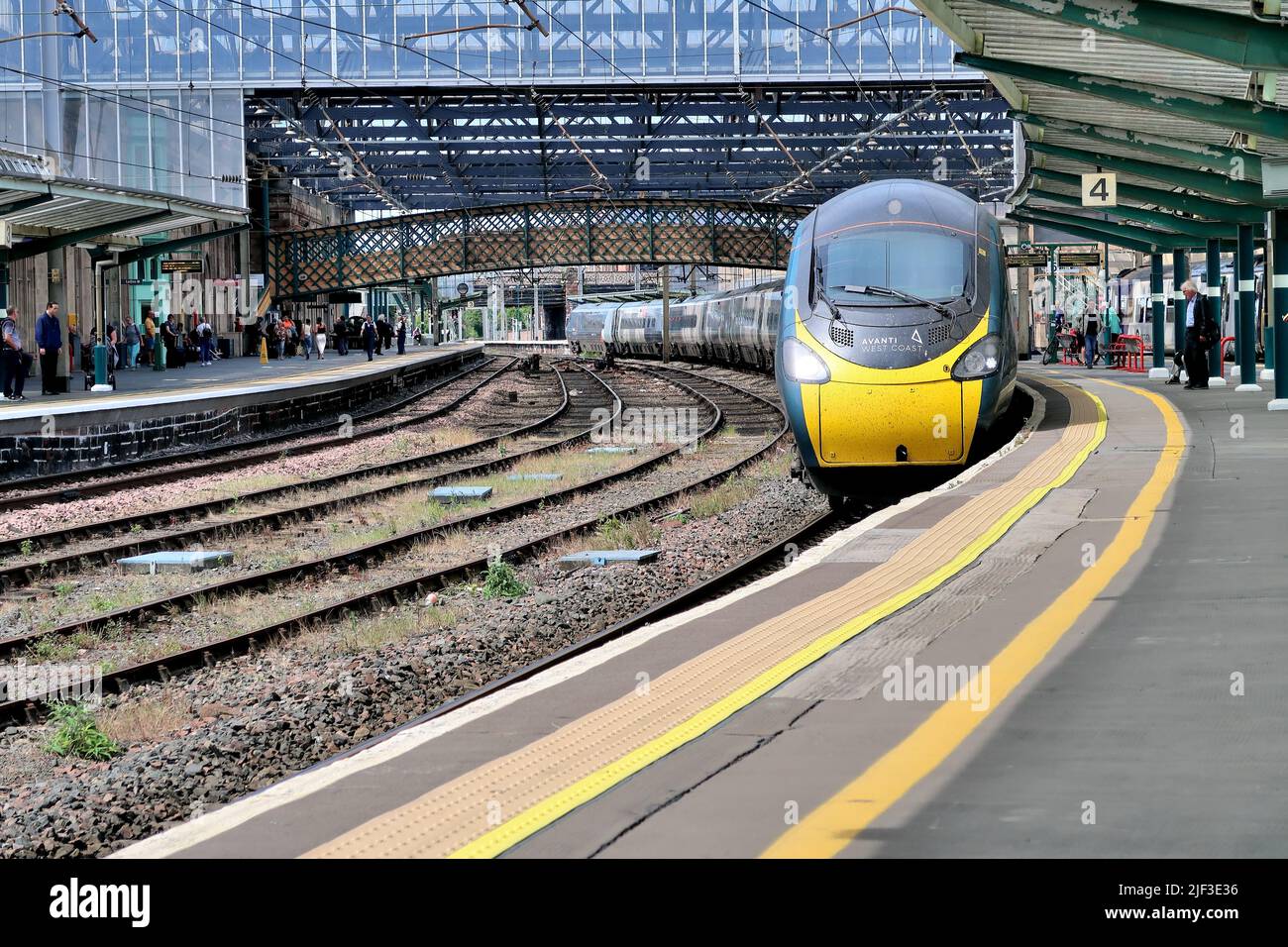 Avanti West Coast train arriving at platform 4 at Carlisle Citadel ...