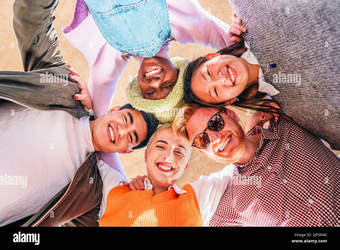 Happy faces hi-res stock photography and images - Alamy