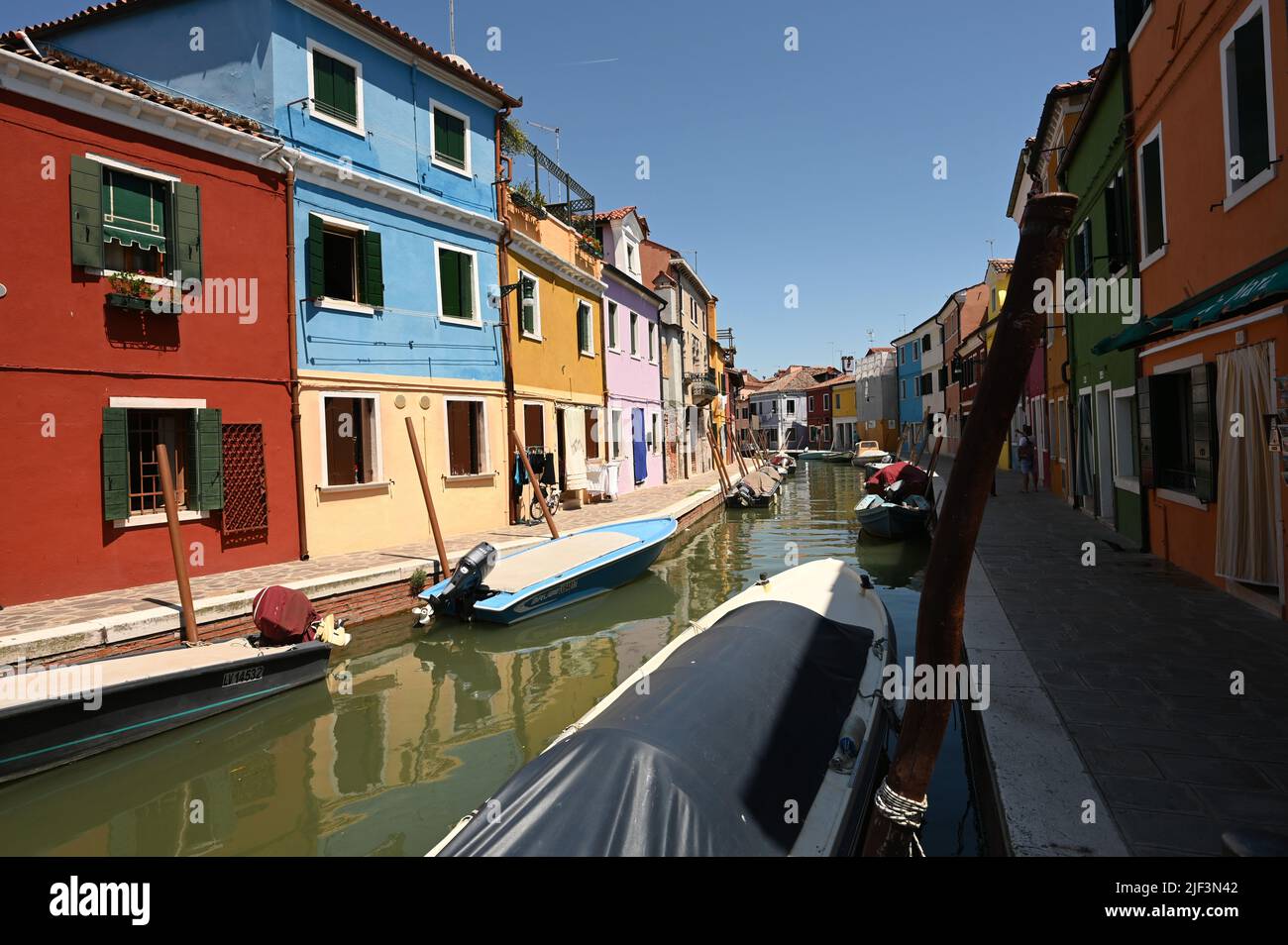 Isla di burano hi-res stock photography and images - Alamy