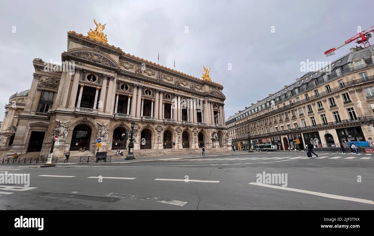 Opera hall paris hi-res stock photography and images - Alamy
