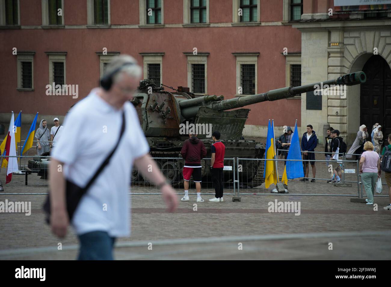 Two destroyed russian army tanks hi-res stock photography and images ...