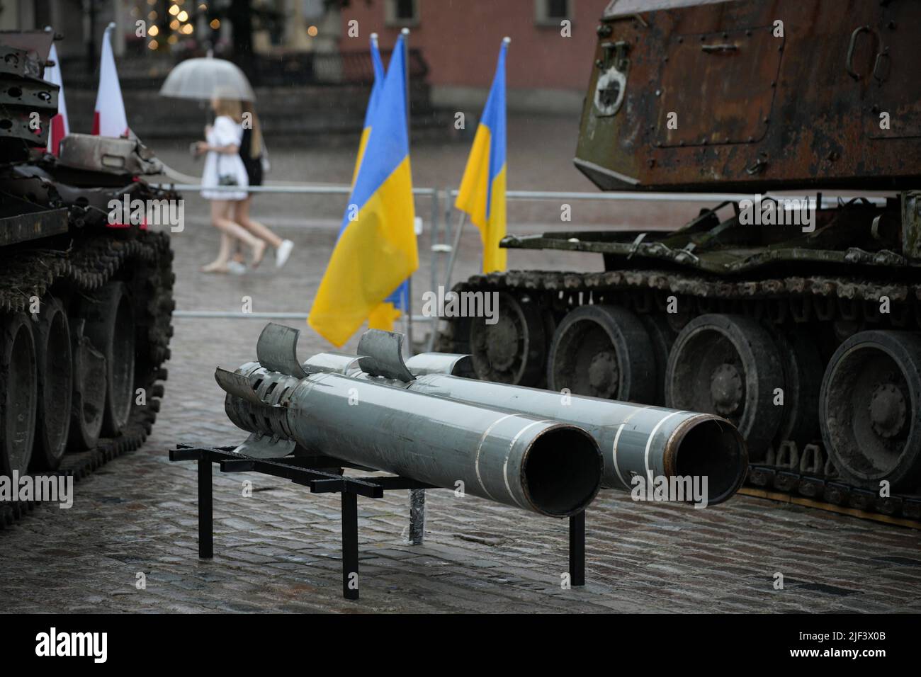 Russian artillery rockets hi-res stock photography and images - Alamy
