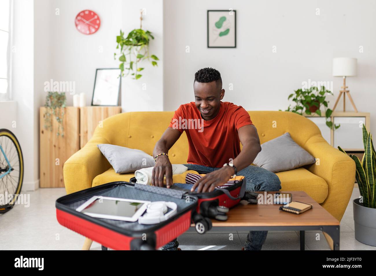 Packing stuff hi-res stock photography and images - Alamy