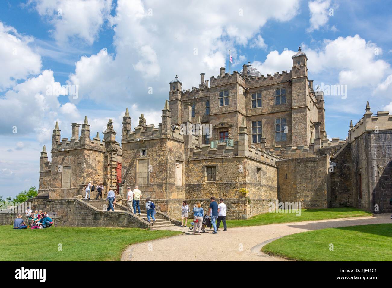The little castle 17th century garden terrace bolsover castle ru hi-res ...
