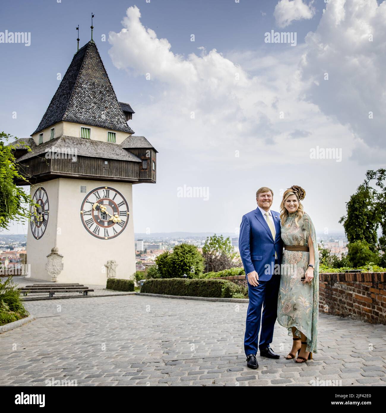 2022-06-29 15:56:16 GRAZ - King Willem-Alexander and Queen Maxima pose ...