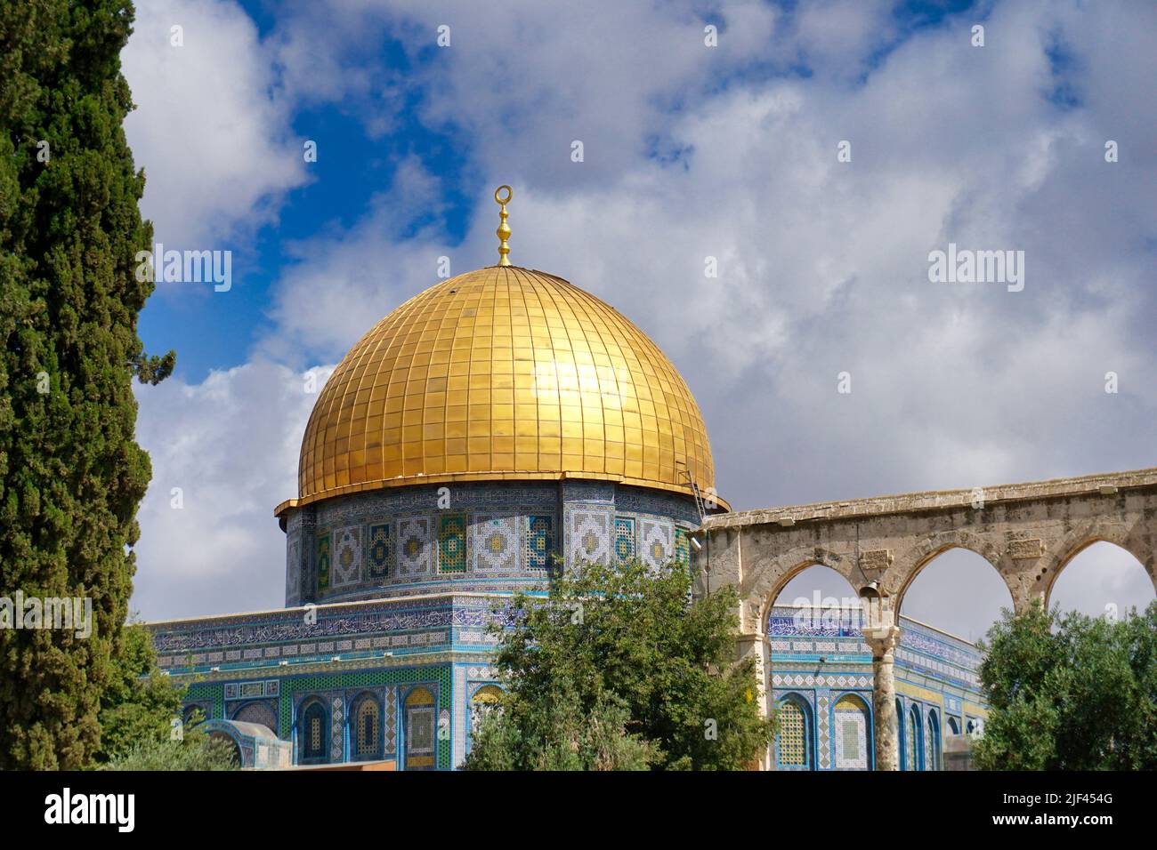 The Dome of the Rock is an Islamic shrine in the Old City of Jerusalem ...