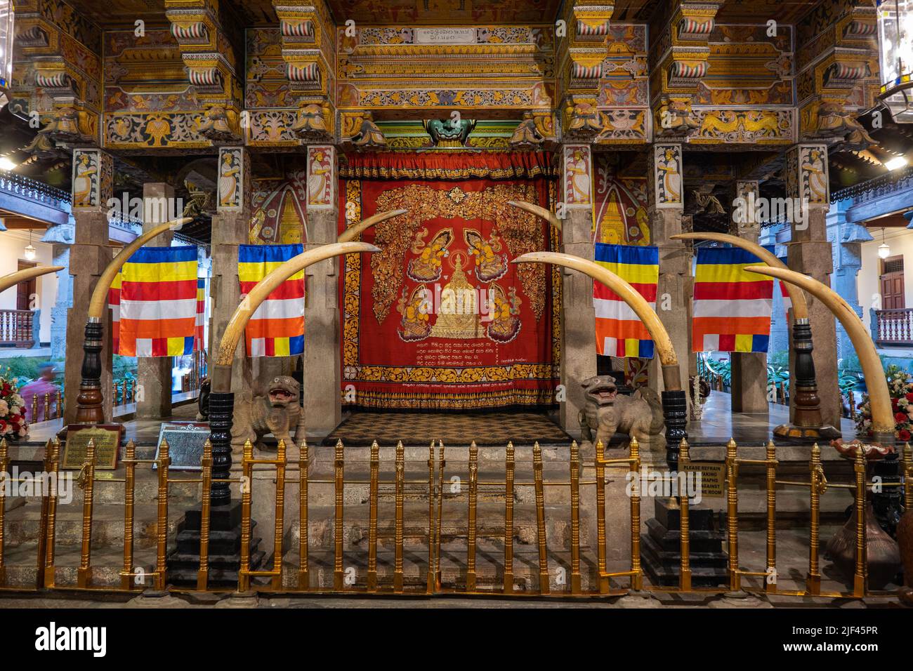 Sri Dalada Maligawa (Temple of the Sacred Tooth Relic), Kandy, Sri Lanka Stock Photo - Alamy