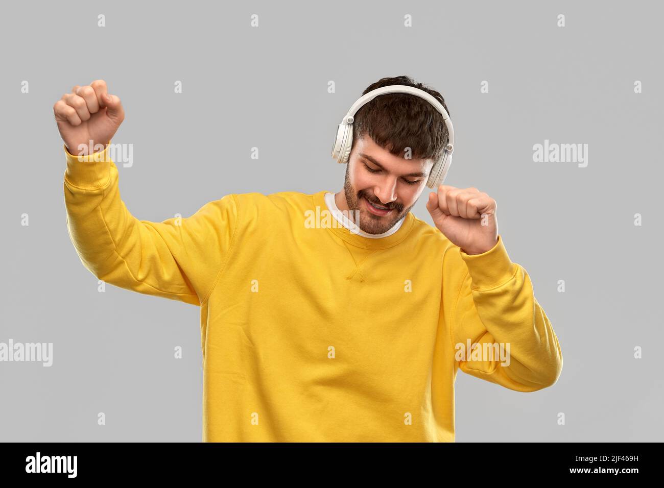 Dancing man earphones studio hi-res stock photography and images - Alamy