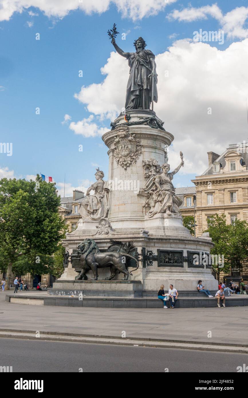 Statue of Marianne, place de la république, Monument à la République, Republic Square, Paris ...