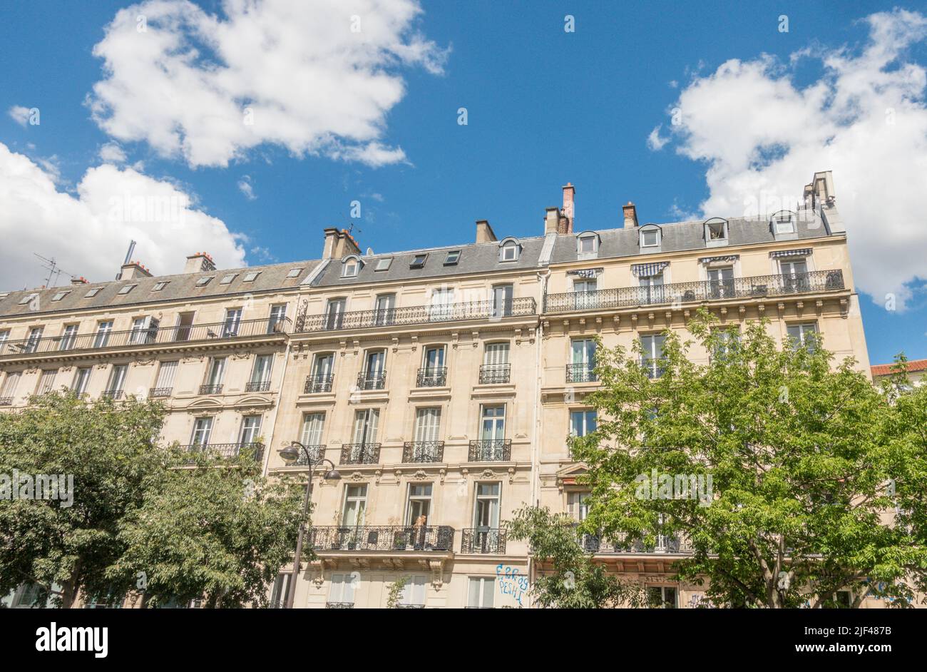 Haussmannian hi-res stock photography and images - Alamy