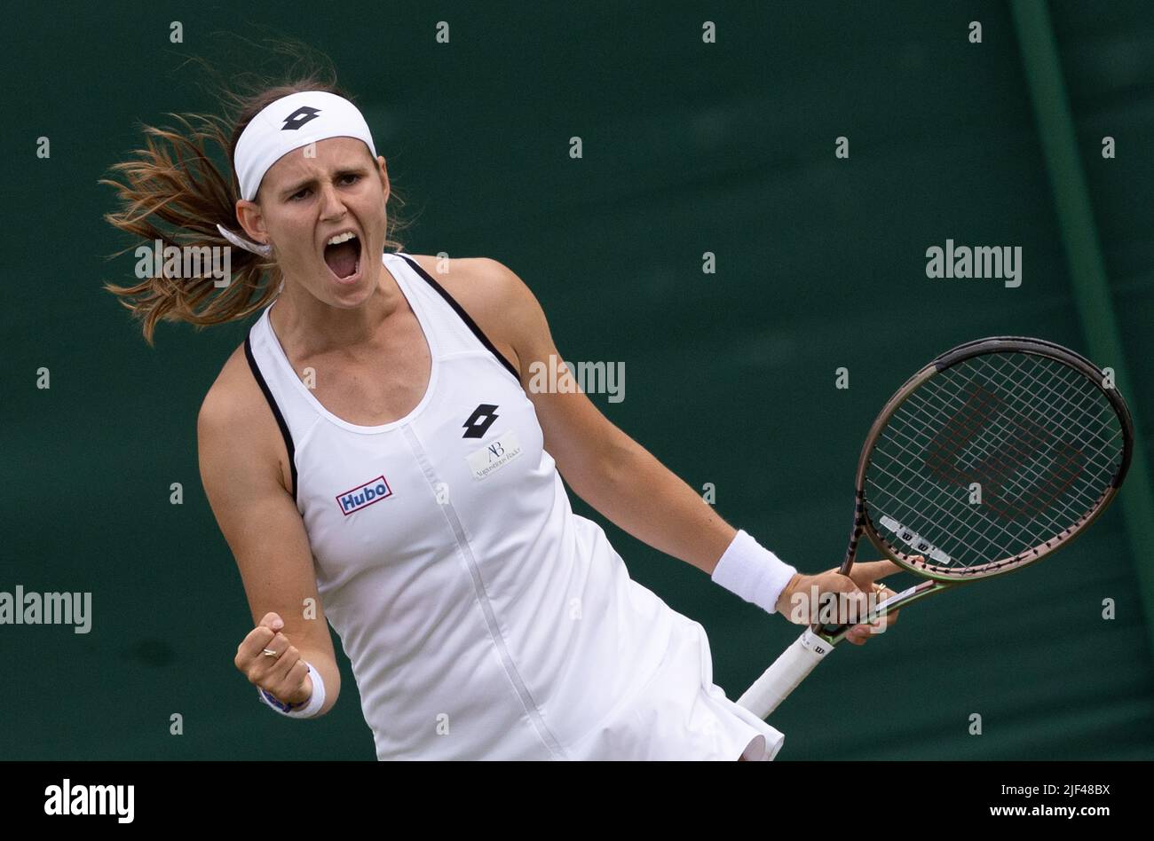 Belgian Greet Minnen celebrates after winning a tennis match against ...