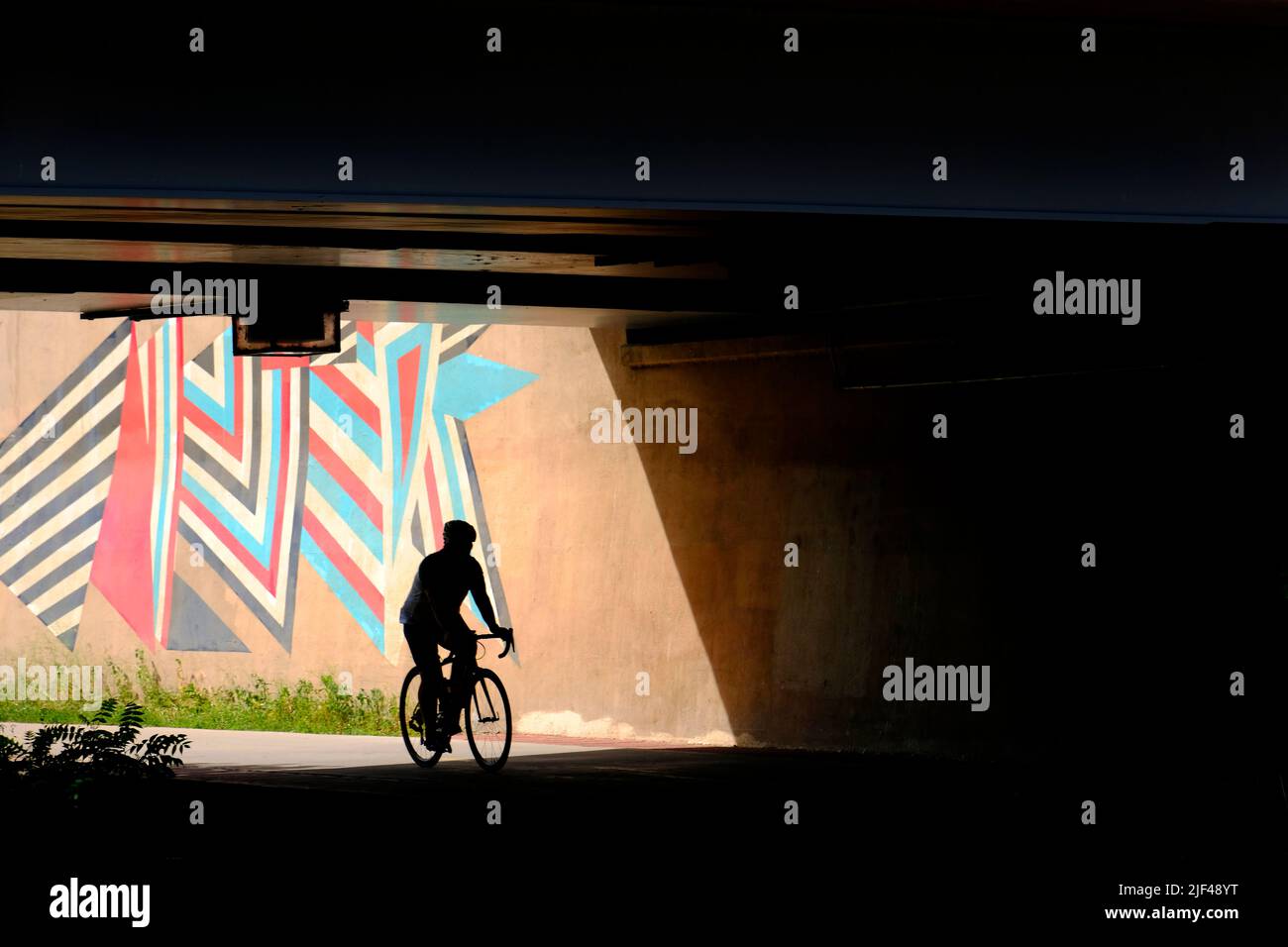 Bridge in shadow hi-res stock photography and images - Alamy