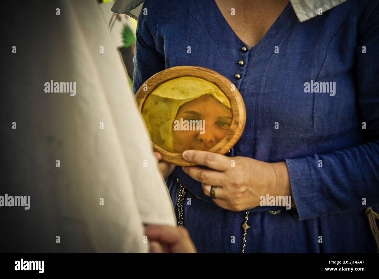 14th century woman hi-res stock photography and images - Alamy