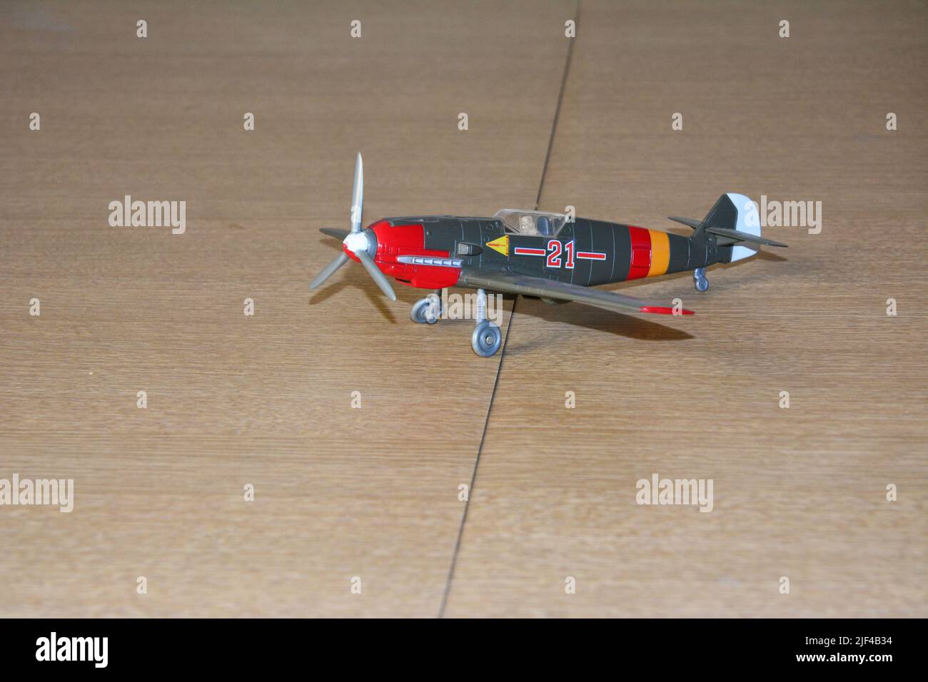 Plastic model kit, Table Mounted Airplane Plastic Model Kit for Static ...