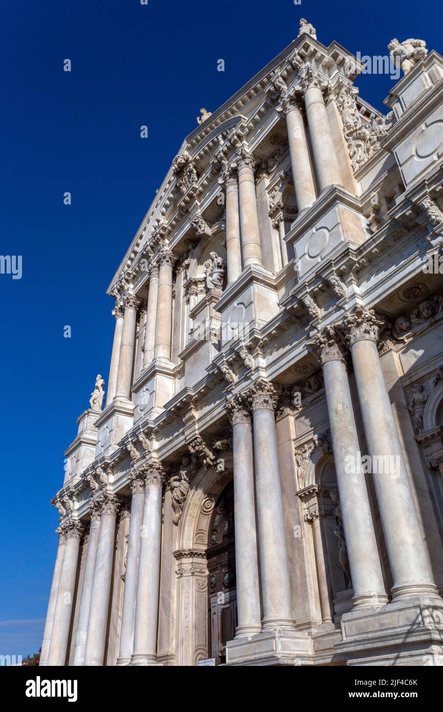 Maria statue nazareth hi-res stock photography and images - Alamy
