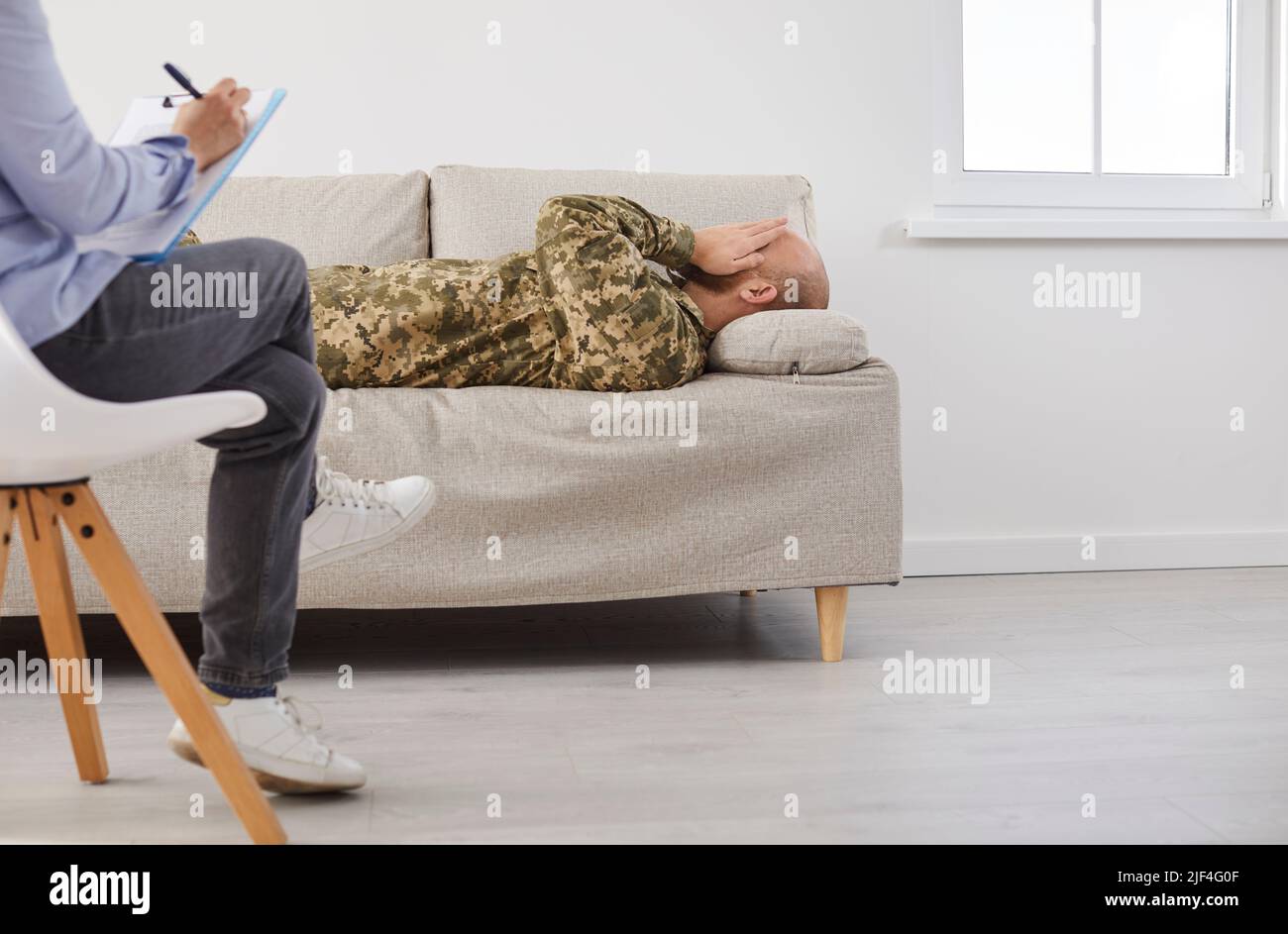 Ptsd soldier hi-res stock photography and images - Alamy