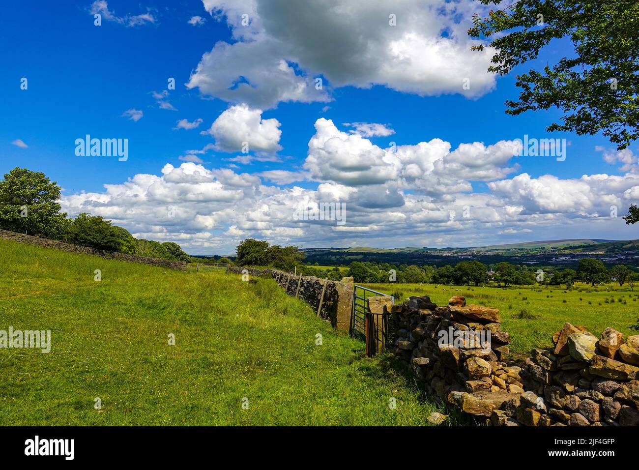 Summer clouds above Clitheroe, Lancashire Stock Photo - Alamy