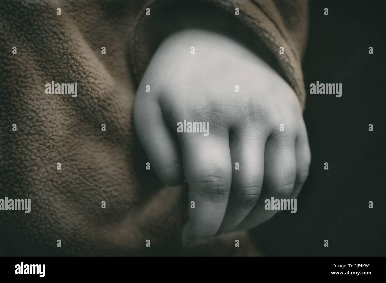child's hand with its little fingers Stock Photo - Alamy