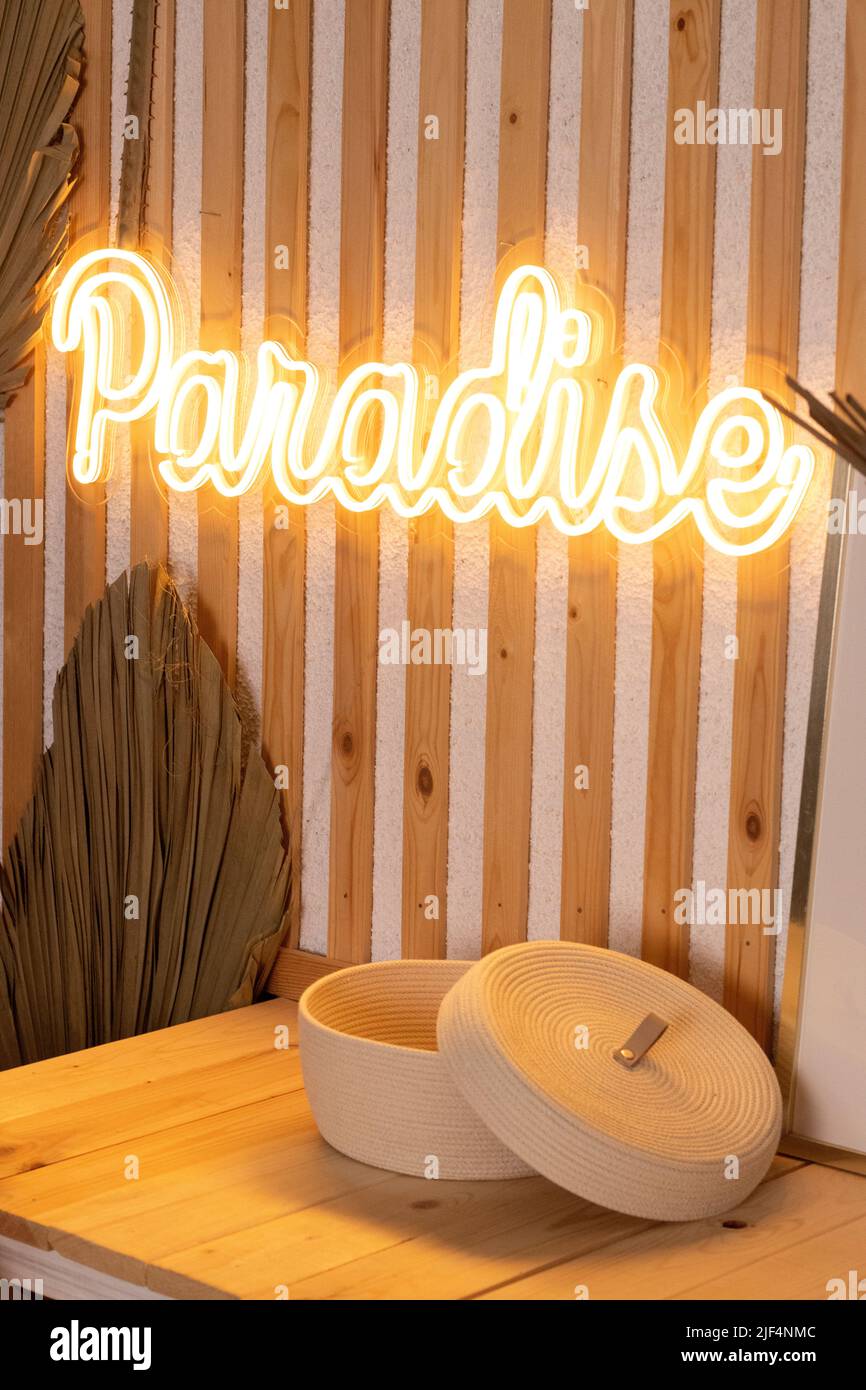 Sign paradise hi-res stock photography and images - Alamy