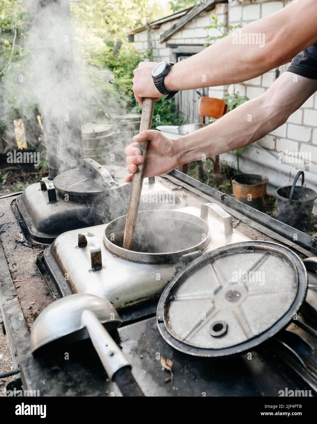 Cooking in the field kitchen during the war in Ukraine, conditions ...