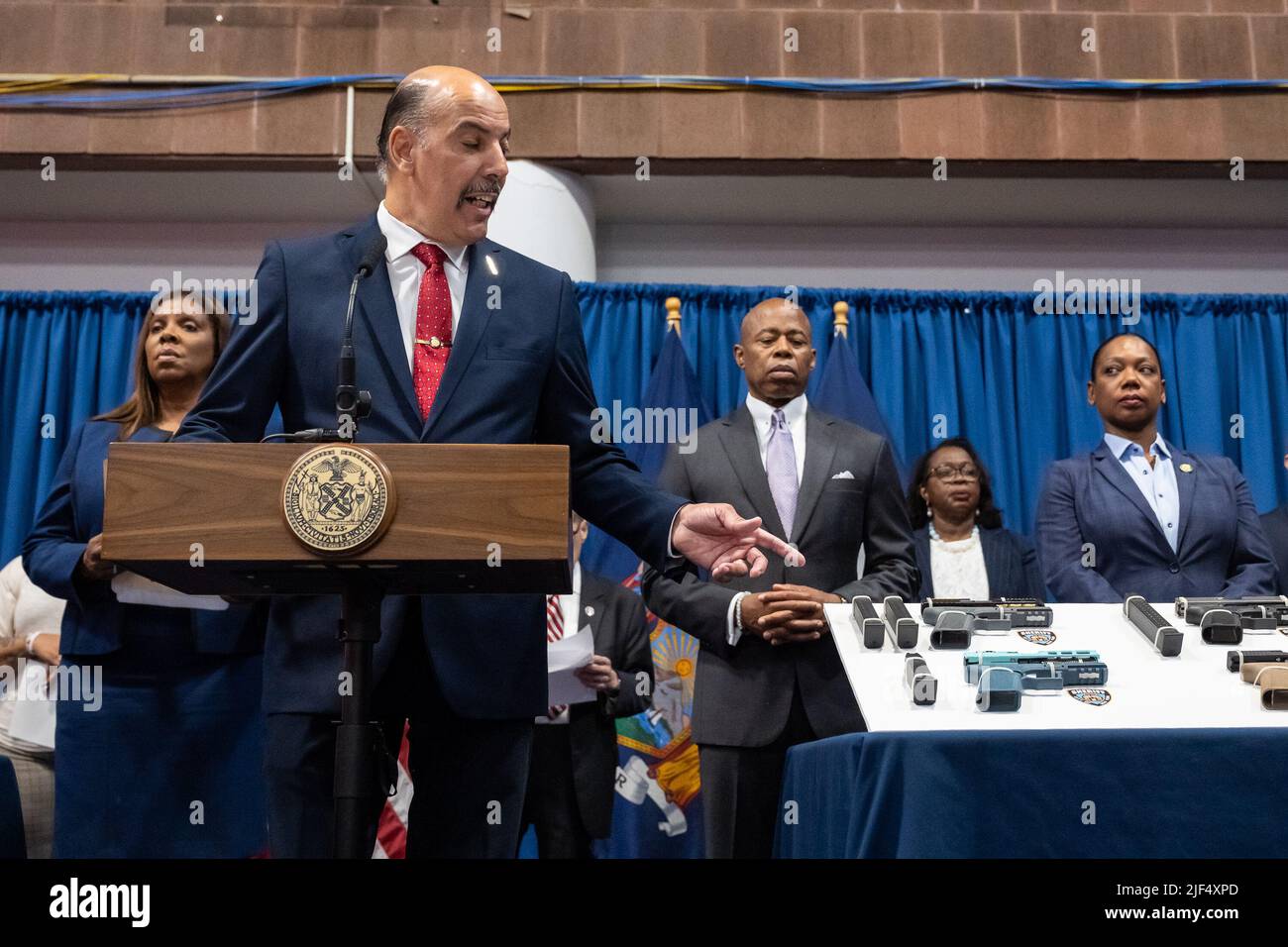 Nyc sheriffs office hi-res stock photography and images - Alamy