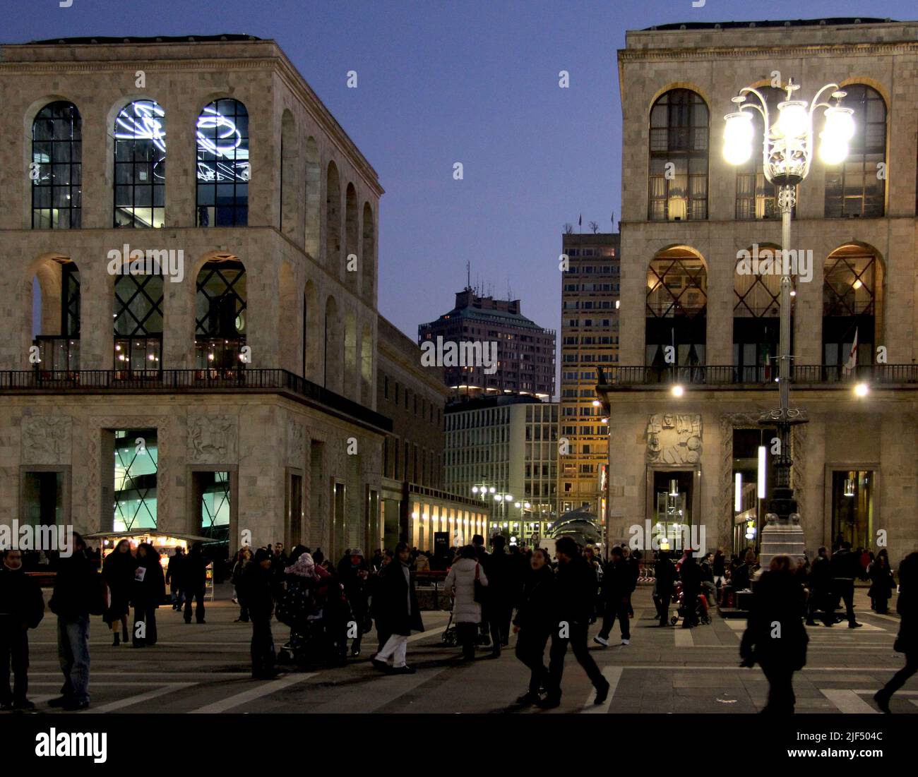 Piazza velasca milano hi-res stock photography and images - Alamy