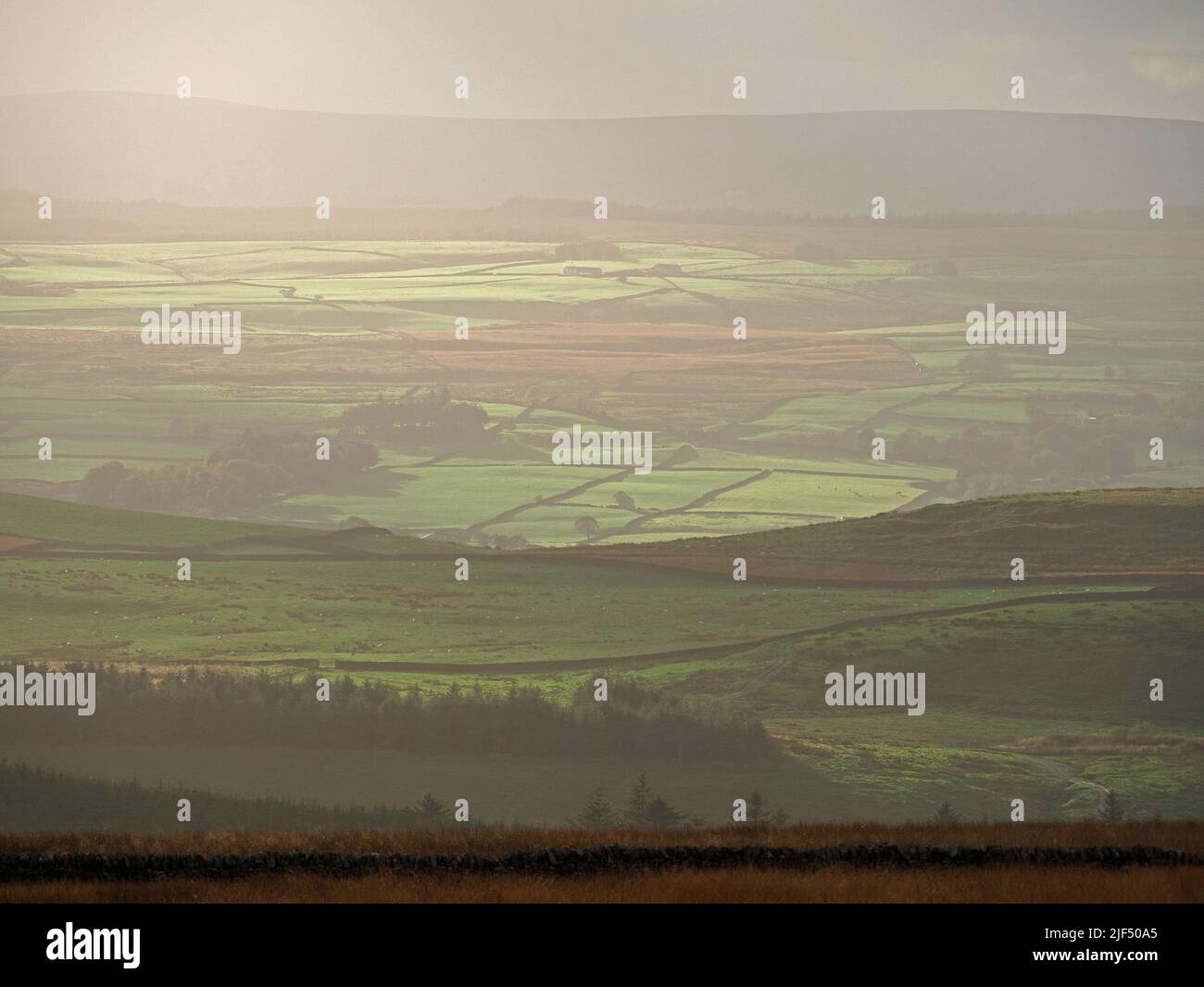 Light mood over moorland hi-res stock photography and images - Alamy